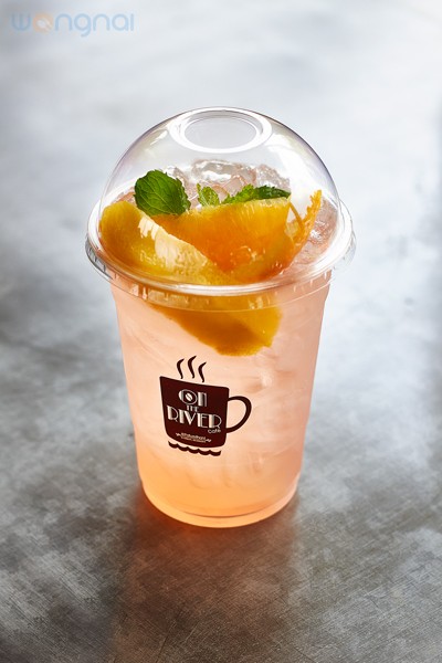 กระโดดขึ้นโป๊ะ! จิบกาแฟสบายๆบนแม่น้ำเจ้าพระยา ที่ On The River Cafe ...