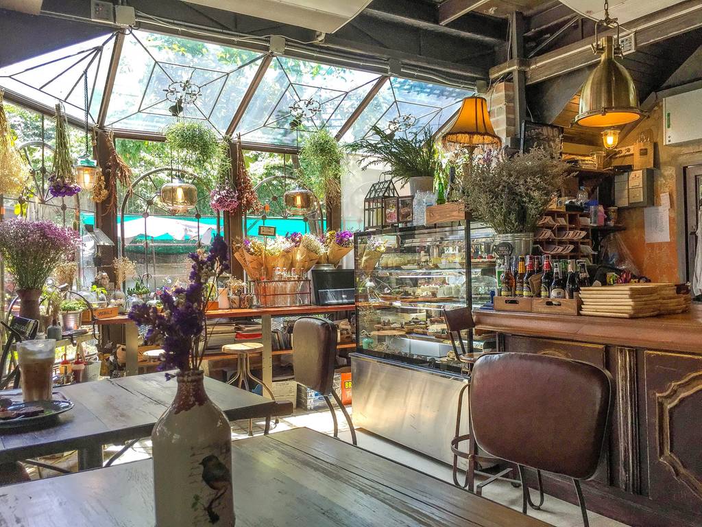 ร้าน B-story Cafe' (บี สตอร์รี่ คาเฟ่) - Wongnai