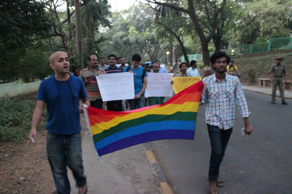 [Pictures] From crossdressing to kissing, students across India stand ...