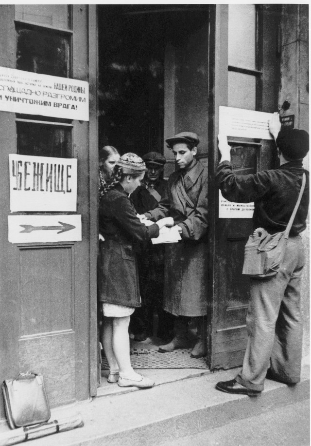 The stunning 50-year transformation of Soviet photography