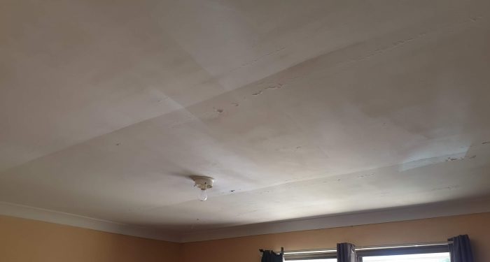 4 Warning Signs of Spontaneous False Ceiling Collapse