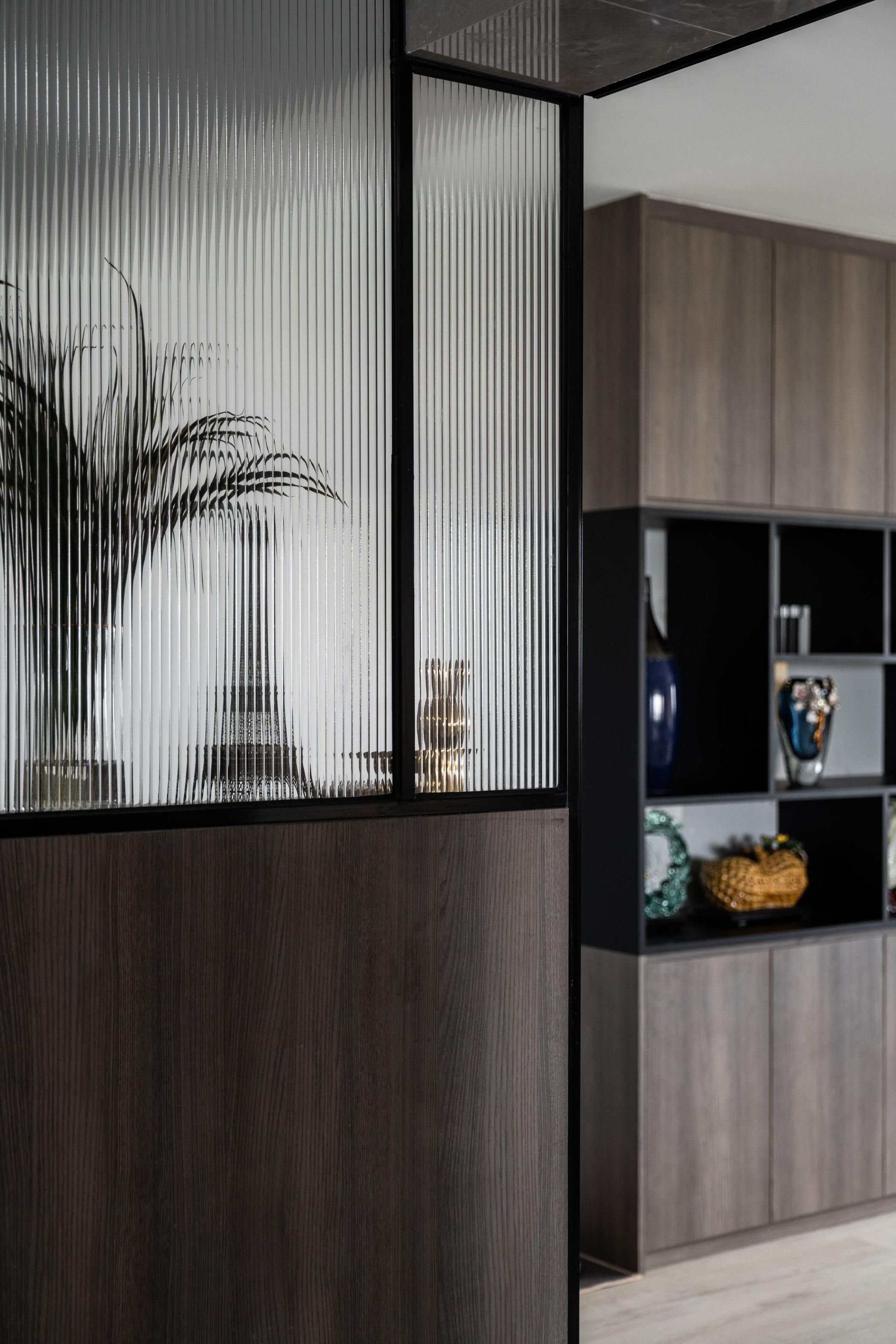 7 Groovy Ways Fluted Glass Elevates Your Modern Home