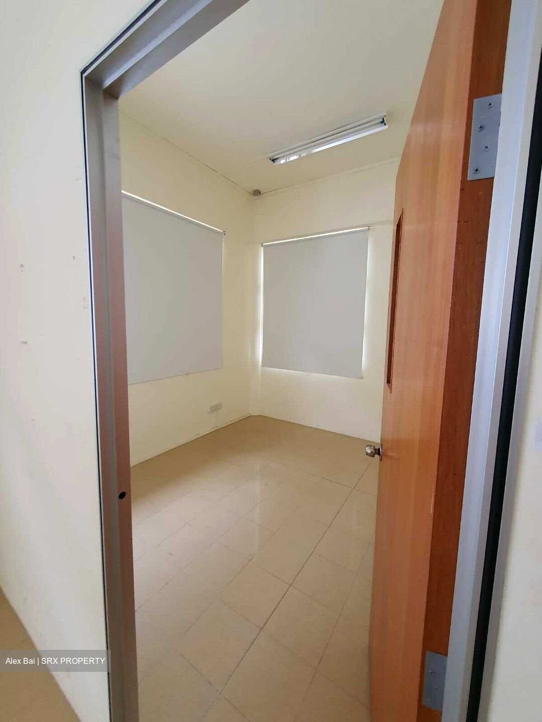 Kew Sian King (D18), Office - For Rent #104721951