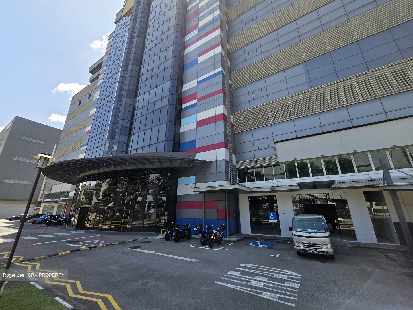 Toh Guan Road (D22), Retail - For Rent #105645171