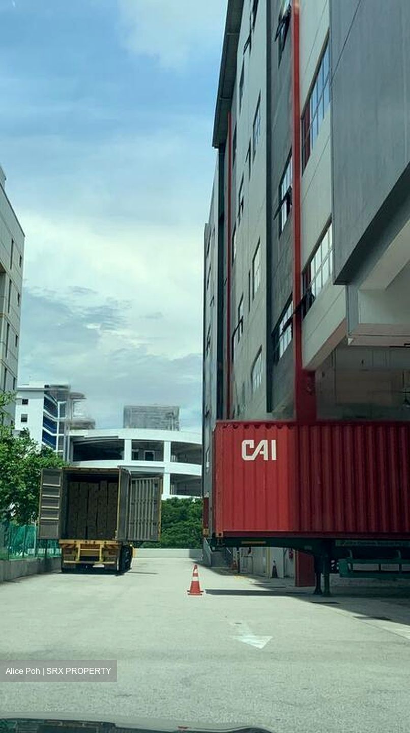 Form Industrial Building (D18), Factory - For Rent #108273251