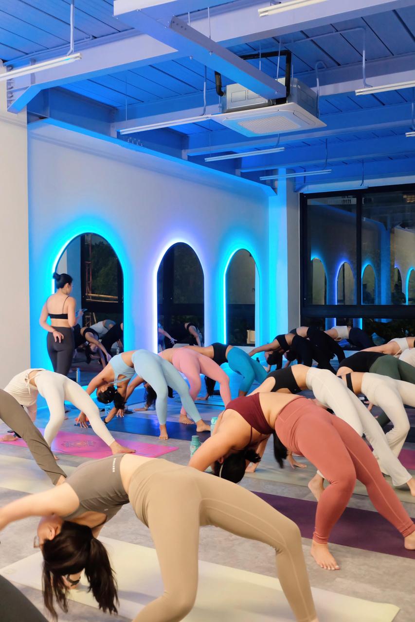 Book a Norah Jones practice at MOOD Studios at ROW 9 via STRONGBEE today! | STRONGBEE