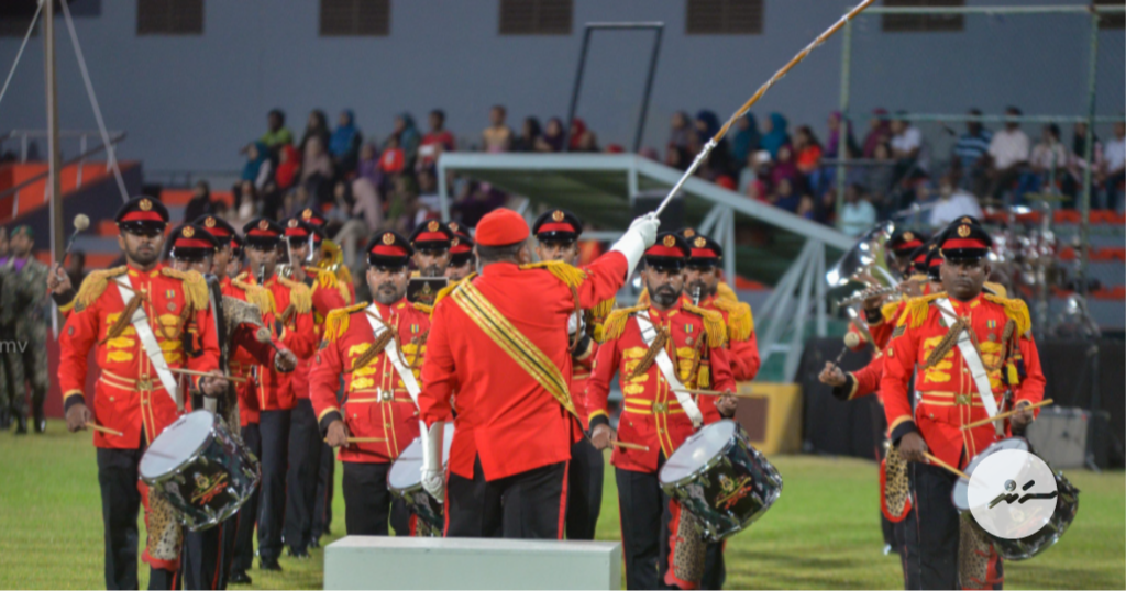 SunOnline: Male gai eid dhuvahu haveeru MNDF band harakaatheh