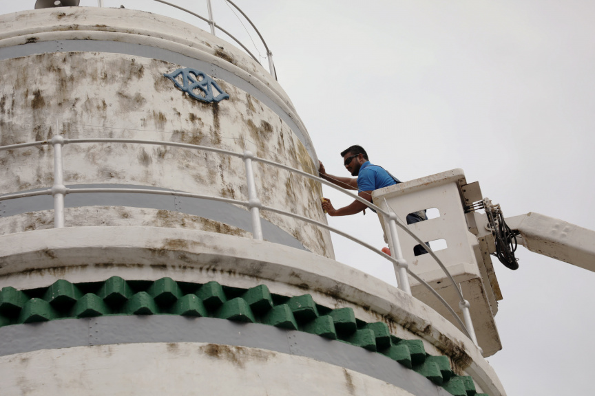 SunOnline: Hukuru miskithu Munnaaru aabaathura filuvumuge masaikaiy ...