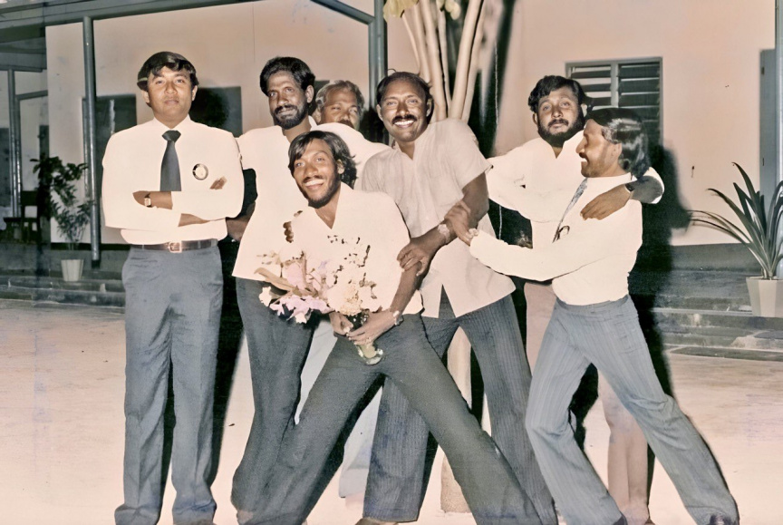 SunOnline: Summer blue Ibrahim Manik avahaaravehje