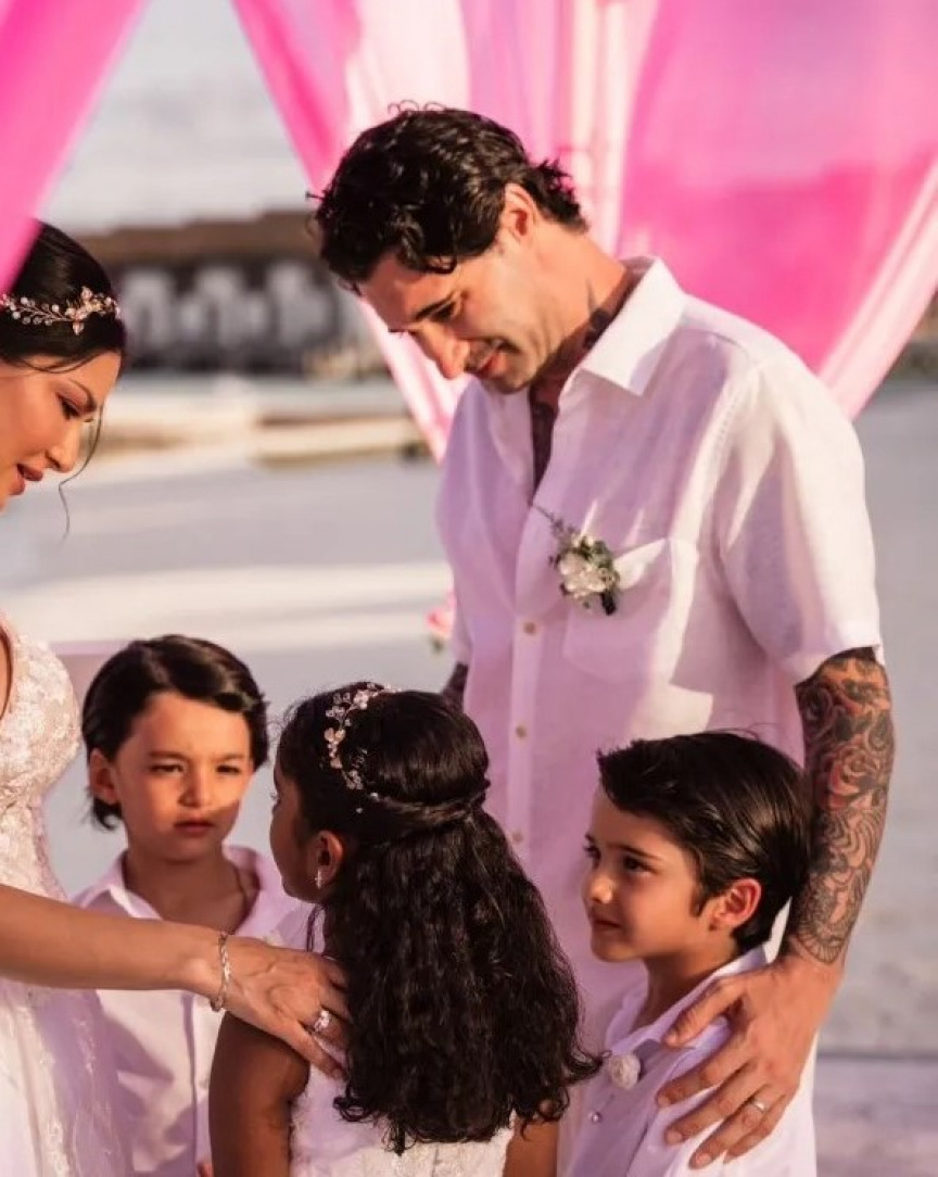 SunOnline: Sunny Leone, Raajjeyga kaiveni aa koffi