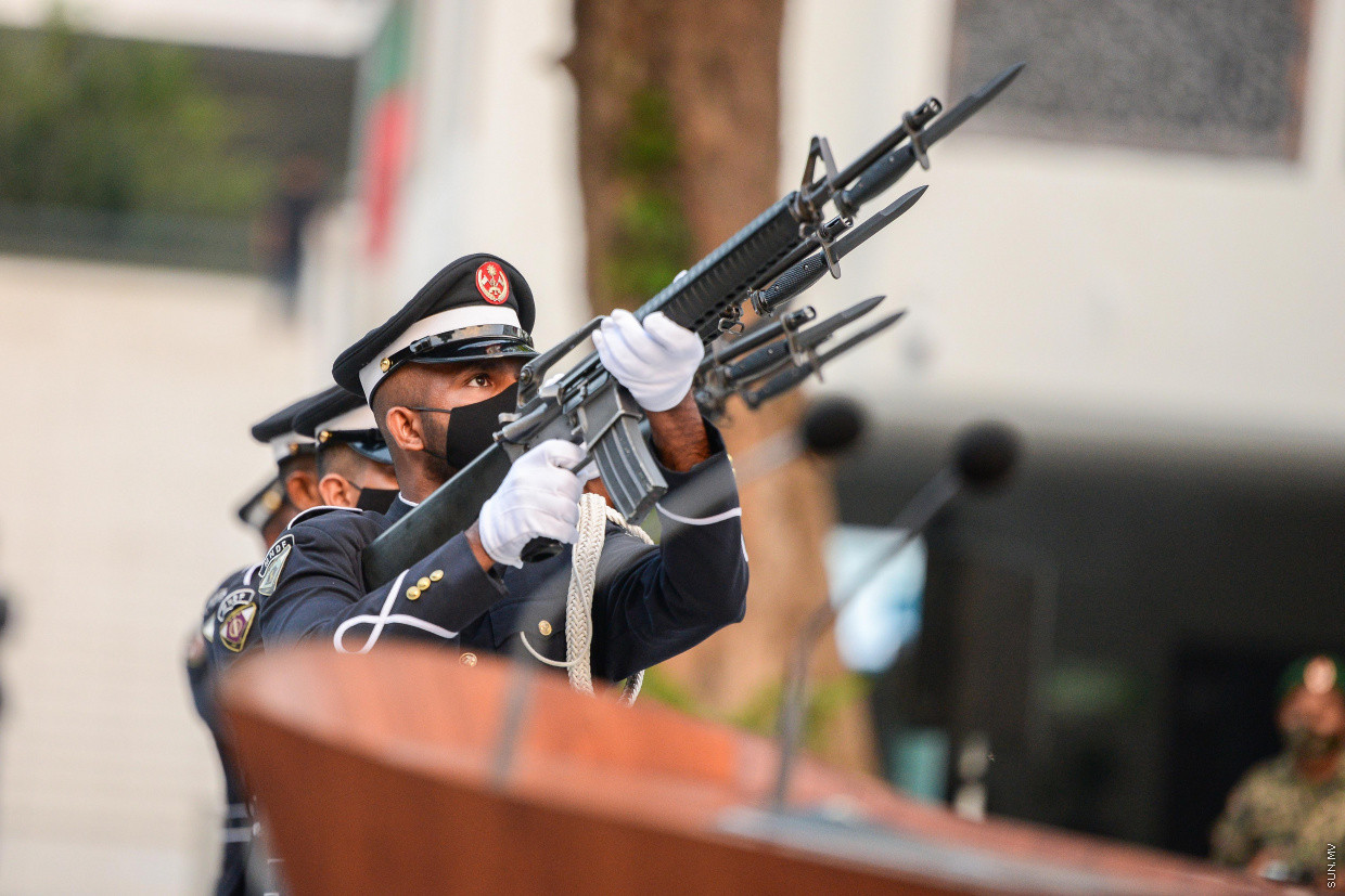 SunOnline: 3 Novemberge Handhaanee Binaagai Dhidha Jehumaai Guard Mount ...