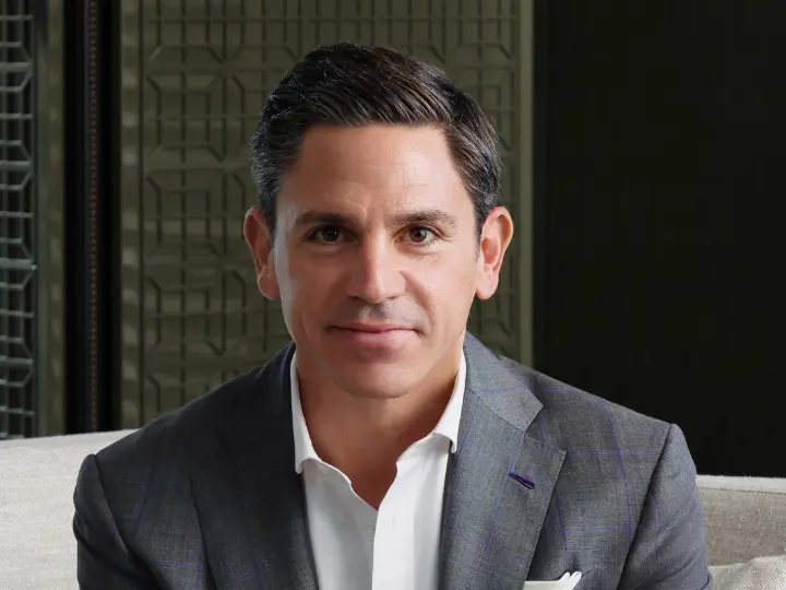 #1HourWith Hugo, Managing Director, Rosewood Hong Kong | Time Auction