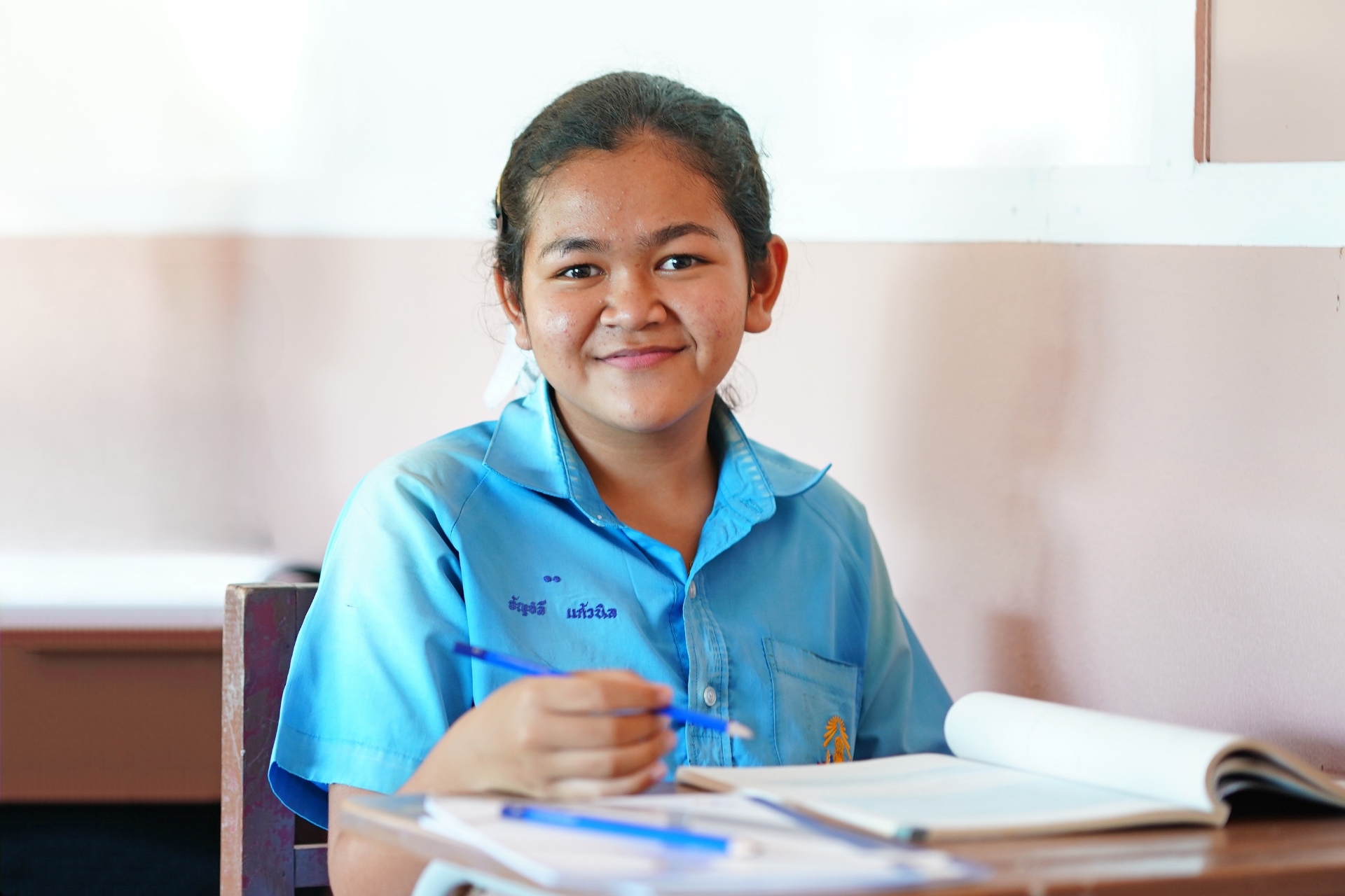 Vichai Srivaddhanaprabha Foundation visits scholarship student in Khao ...