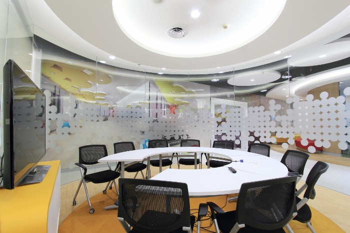 Sewa Ruang Meeting Data Room, Lt 2 di PT Indosat Tbk | XWORK