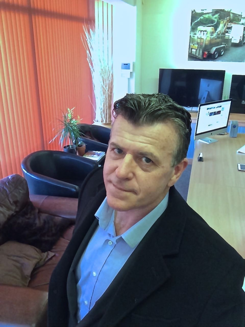 Find items for sale from Nigel on Yula.la | Yula.la