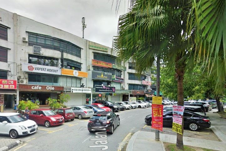 4-Storey Shop-Office with Lift for Sale